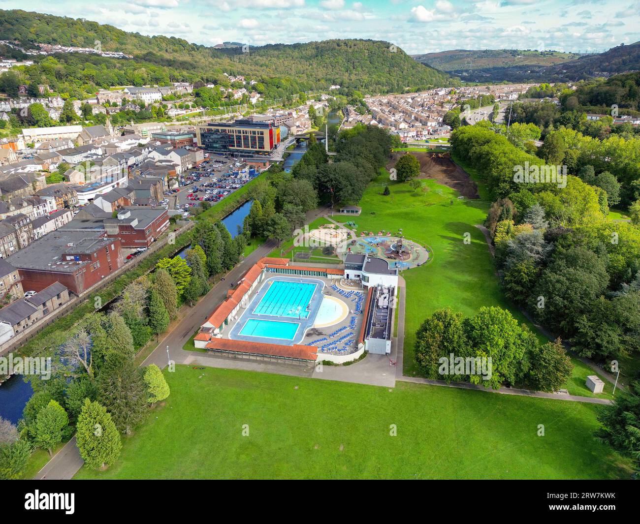 Pontypridd lido hi-res stock photography and images - Alamy