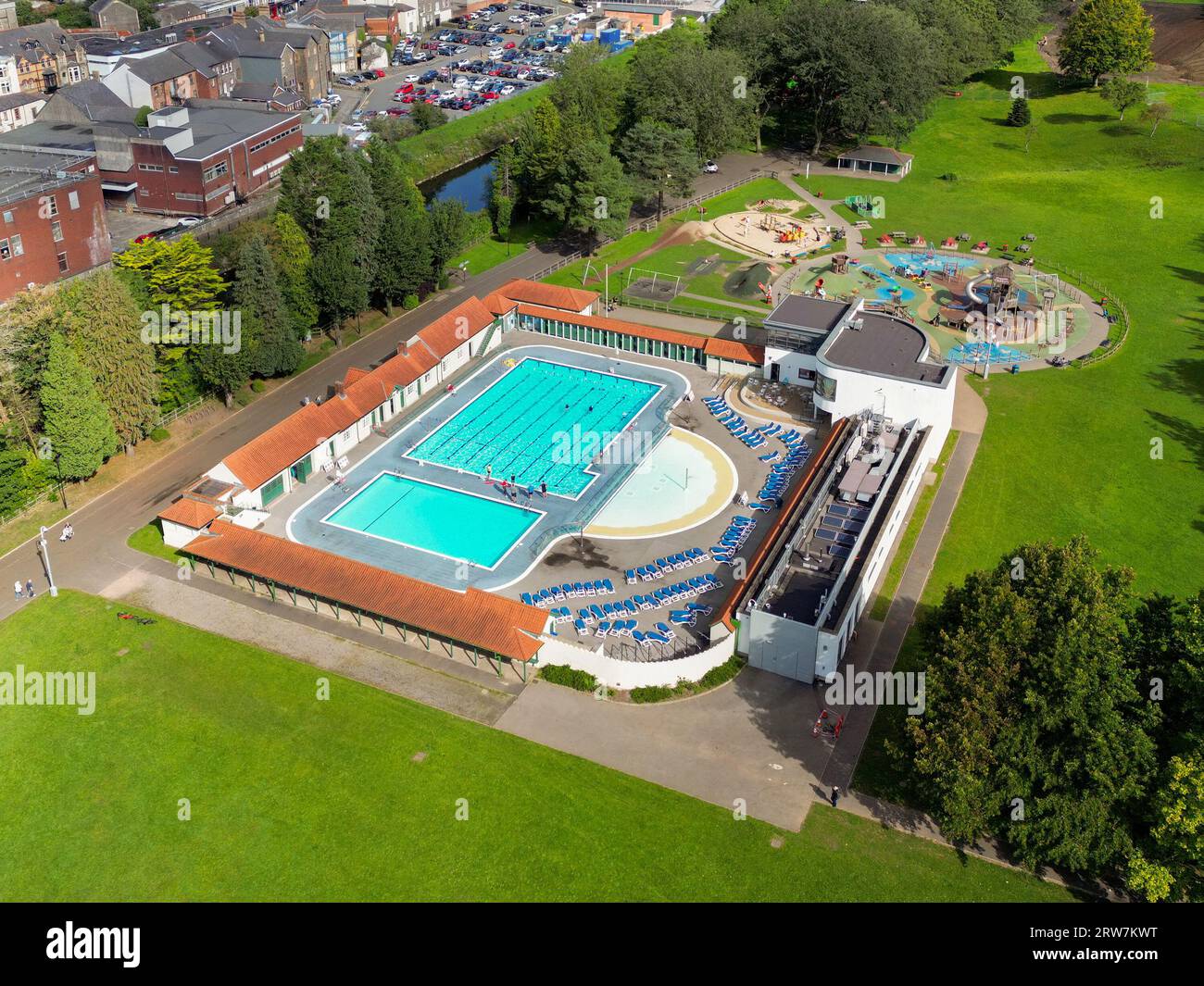 Pontypridd lido hi-res stock photography and images - Alamy