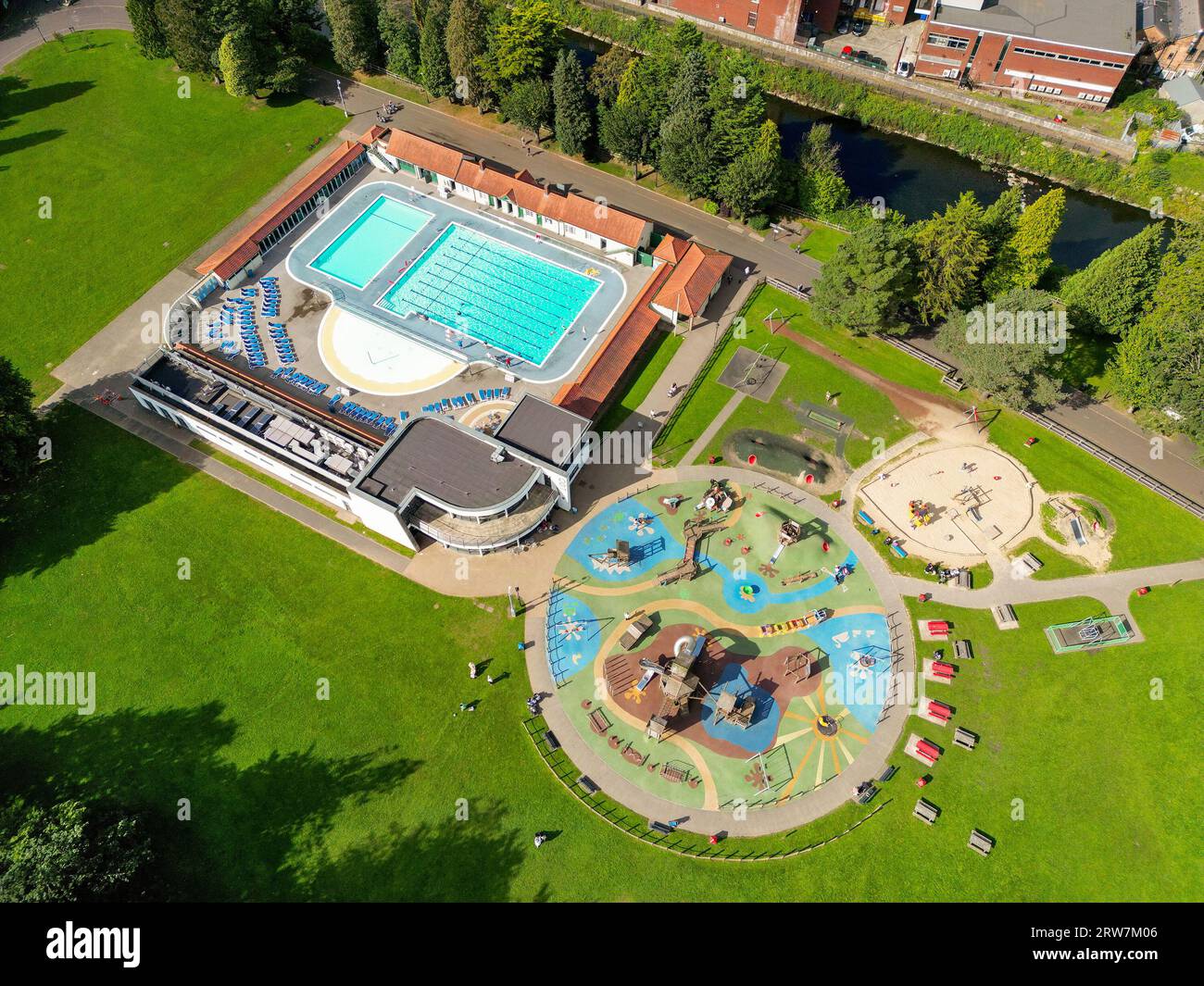 Pontypridd lido hi-res stock photography and images - Alamy