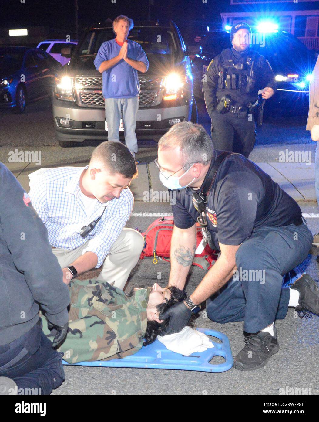 DFD1 pedestrian stuck Dartmouth/Russells Mills rd 12-2-2022 Dartmouth ...