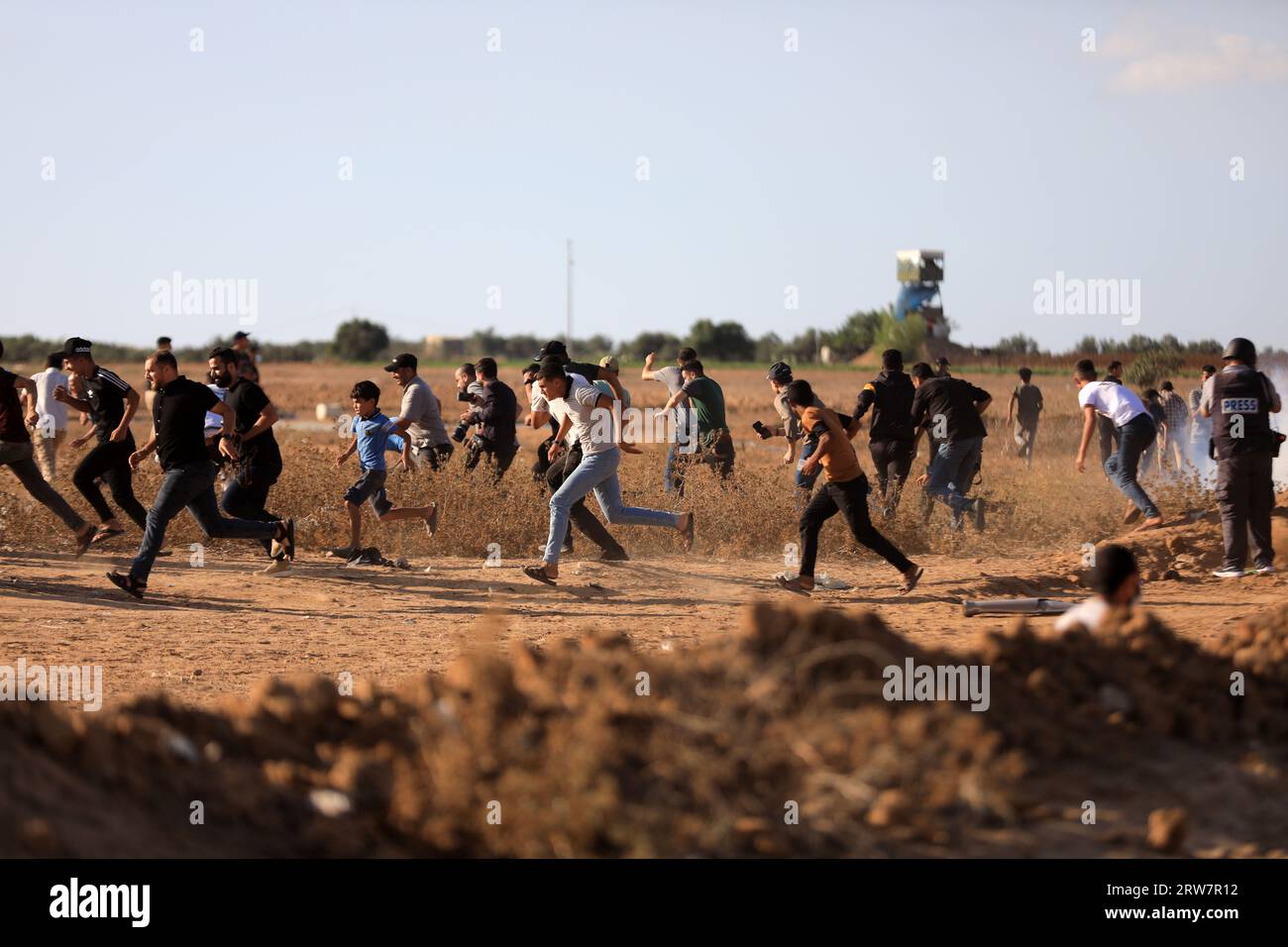 Flee bombs hi-res stock photography and images - Alamy