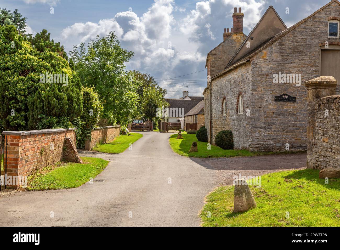 Picturesque, cottage lined streets in Bretforton, Worcestershire ...