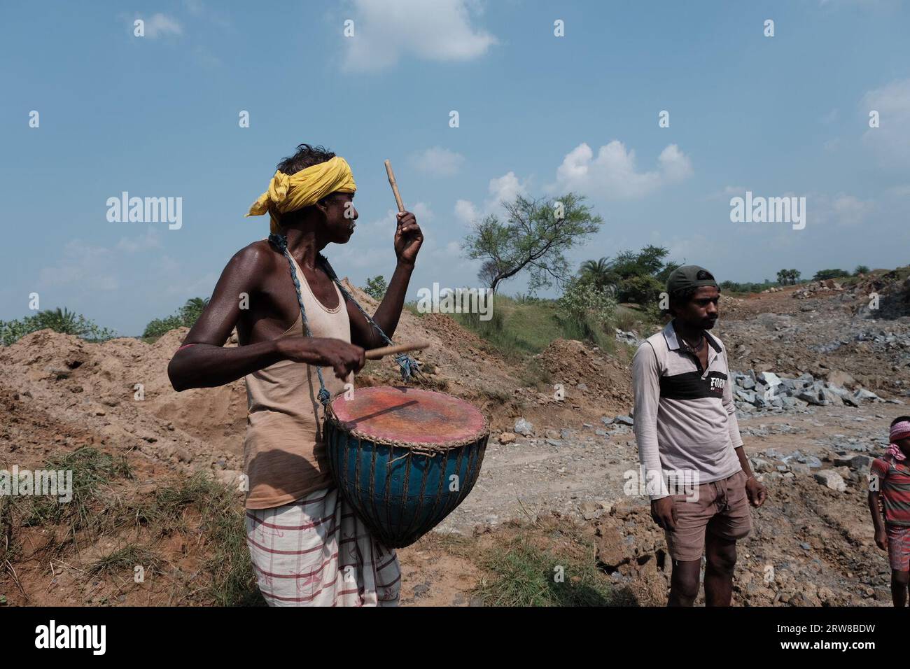 Adibasi protest against "illegal stone mines" that have been burst ...