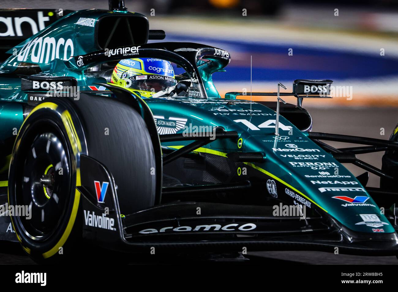 14 ALONSO Fernando (spa), Aston Martin F1 Team AMR23, action during the 2023 Formula 1 Singapore ...