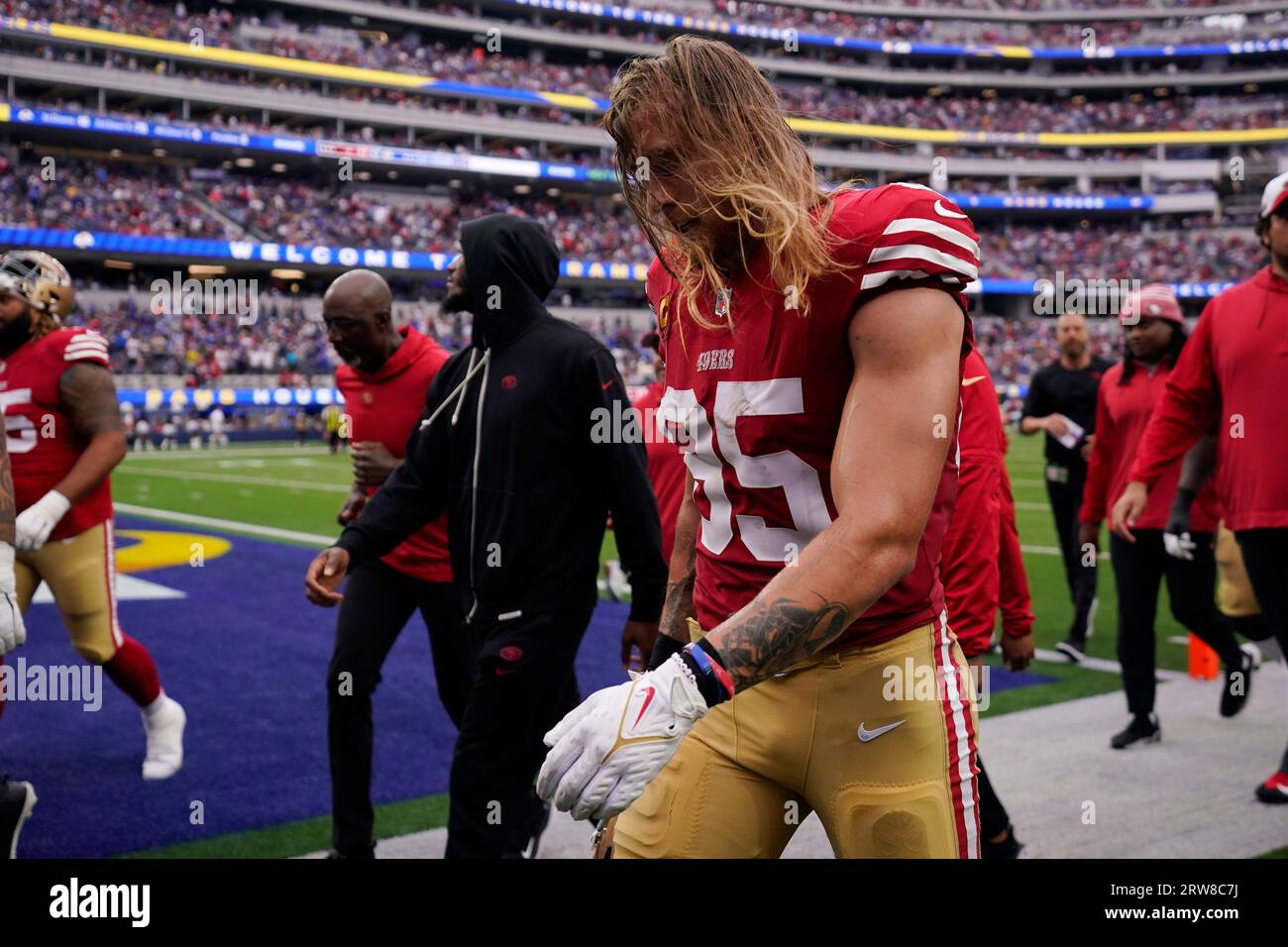 San Francisco 49ers defensive end Drake Jackson head in for halftime ...