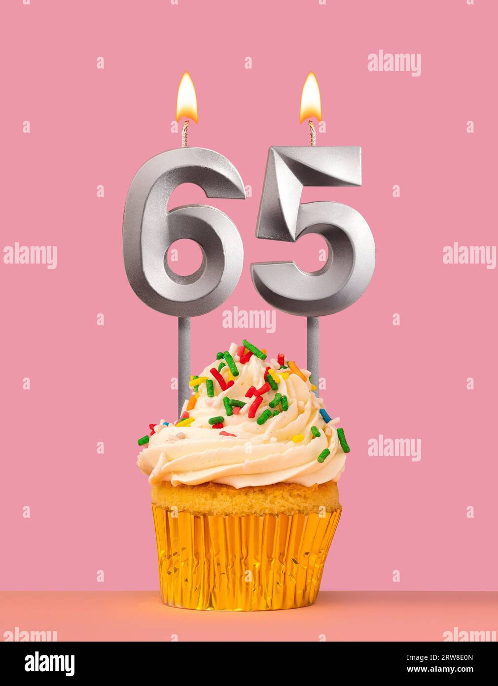 65 candle hi-res stock photography and images - Alamy