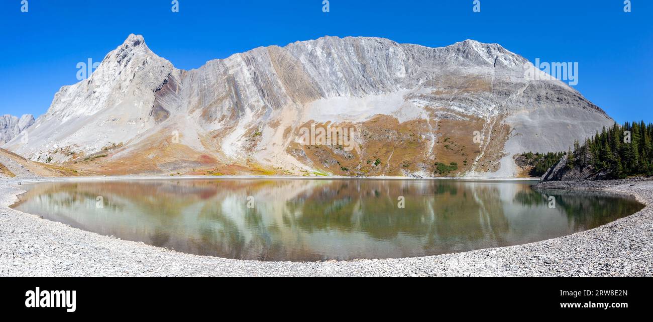 North kananaskis pass hi-res stock photography and images - Alamy