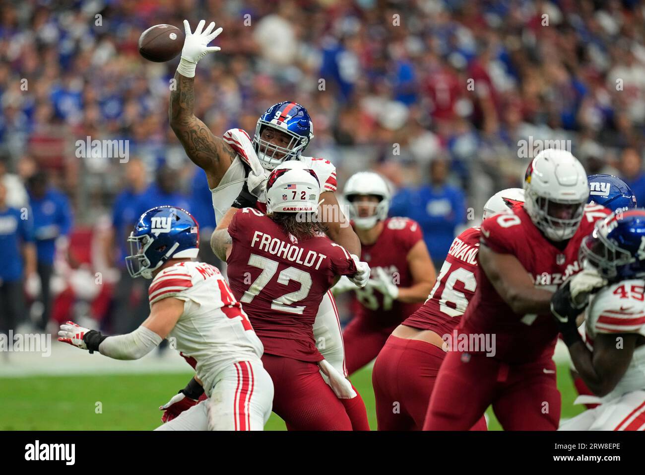 New York Giants defensive tackle Dexter Lawrence II (97) attempts to ...
