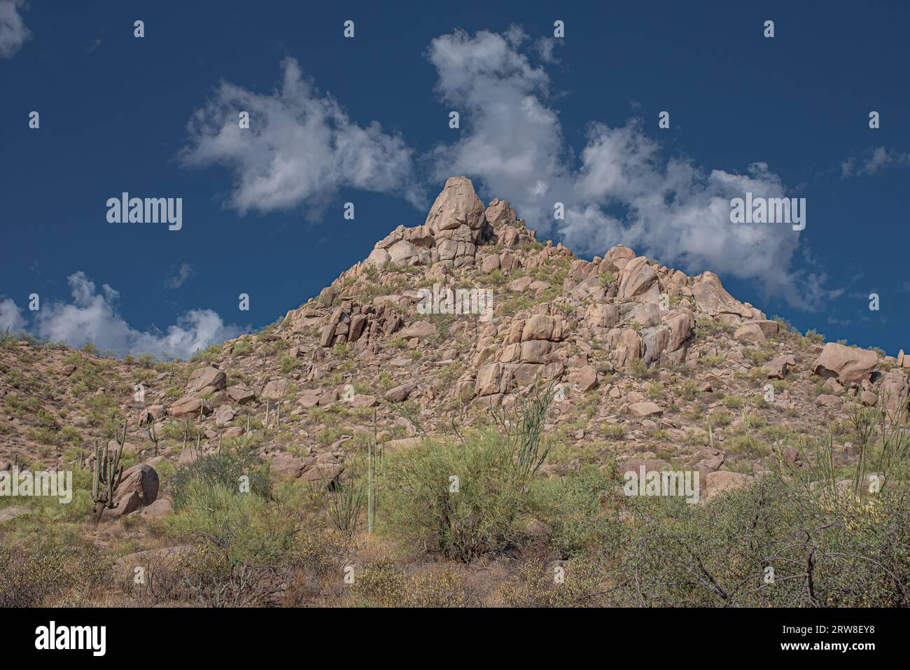 Pinnacle peak hi-res stock photography and images - Alamy