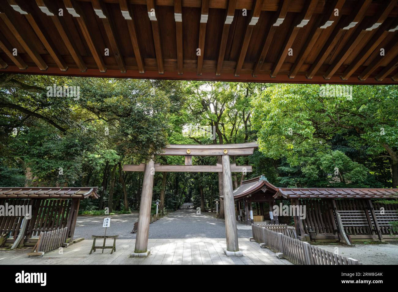 Looking out to the Ni no Torii gate from the massive Minami Jinmon Gate ...