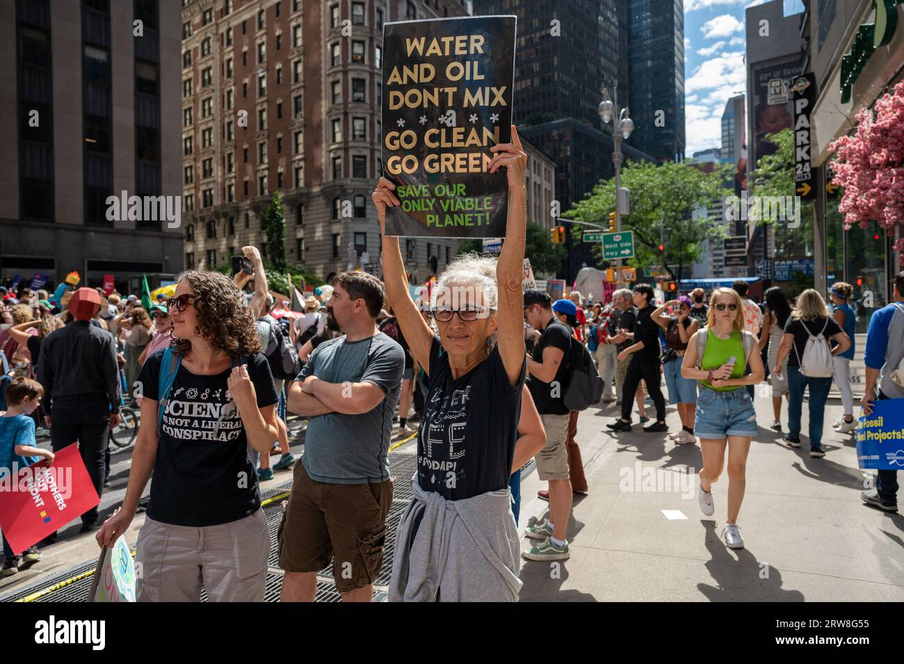 Manhattan clean streets hi-res stock photography and images - Alamy