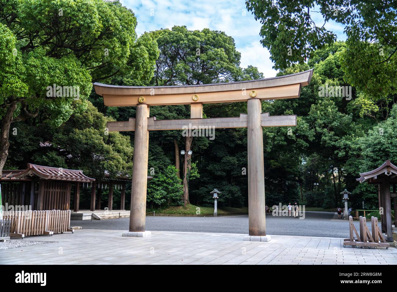 The massive Ni no Torri gate or second Torri at the entrance to the ...