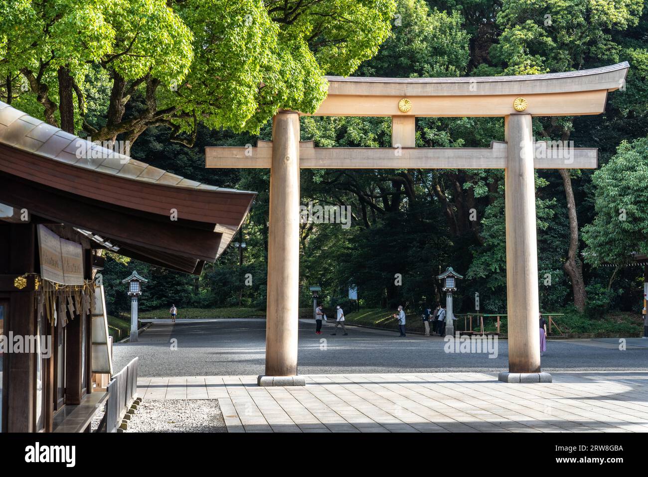 The massive Ni no Torri gate or second Torri at the entrance to the ...