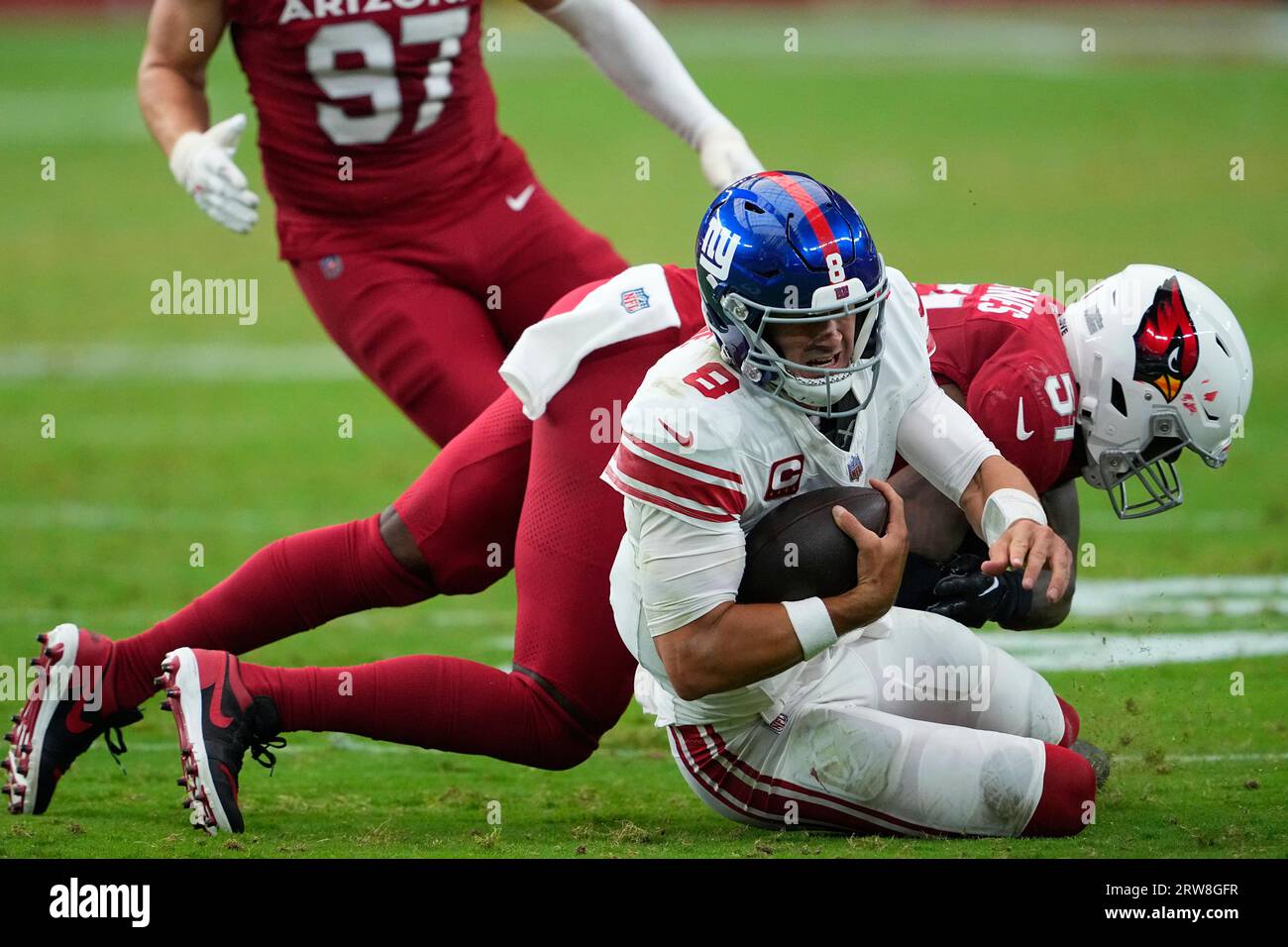 Arizona Cardinals linebacker Krys Barnes (51) tackles New York Giants ...