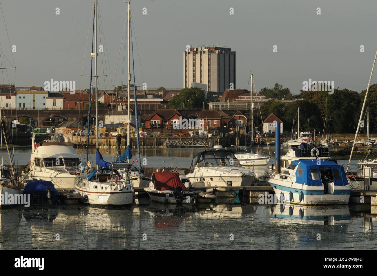 ENGLAND COASTAL PATH, FAREHAM QUAY MARINA AND RAILWAY VIADUCT AND CIVIC ...