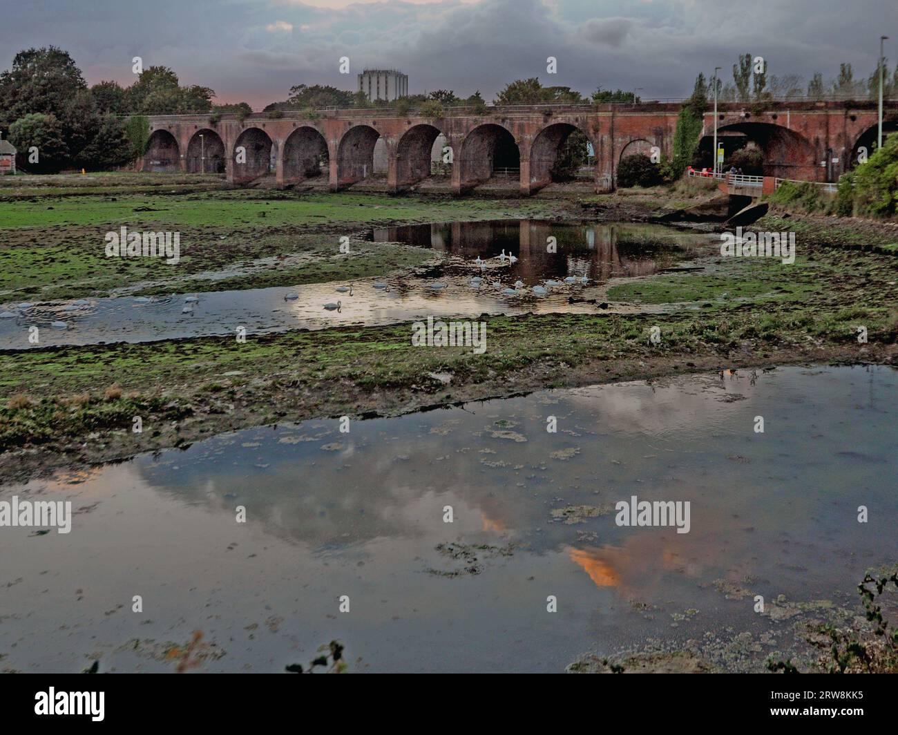 ENGLAND COASTAL PATH, RAILWAY VIADUCT, FAREHAM CREEK, FAREHAM, HANTS ...