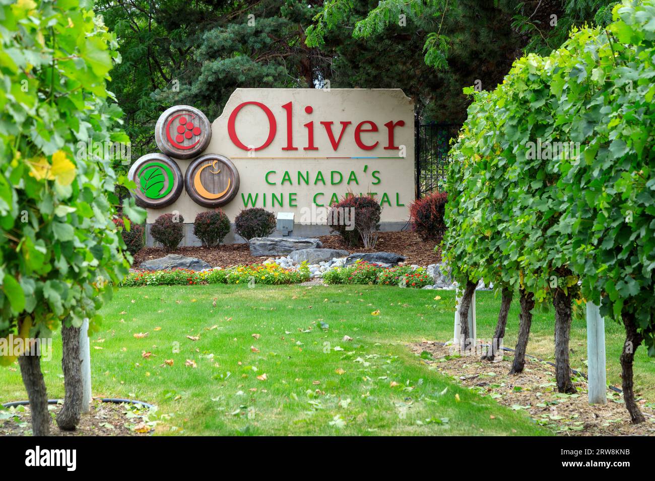 Entrance sign signage winery hi-res stock photography and images - Alamy