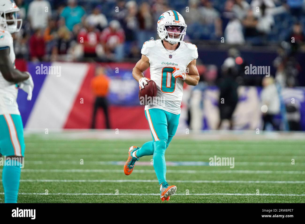 Miami Dolphins wide receiver Braxton Berrios (0) warms up prior to an ...