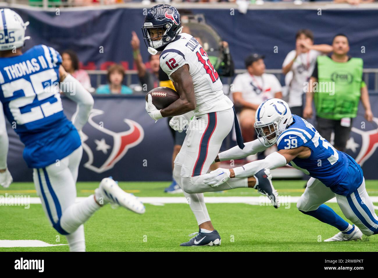 Houston, TX, USA. 17th Sep, 2023. Houston Texans wide receiver Nico ...