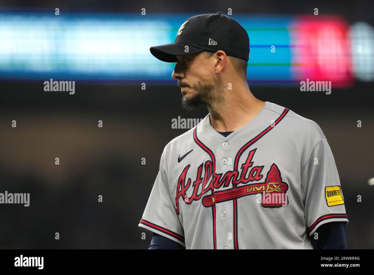 Atlanta Braves starting pitcher Charlie Morton walks to the dugout ...