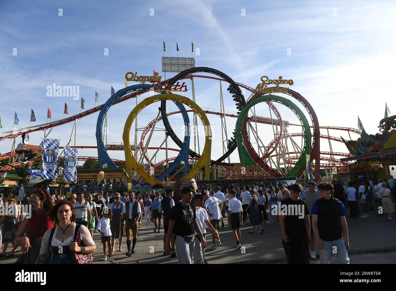 10 looping coaster hi-res stock photography and images - Alamy