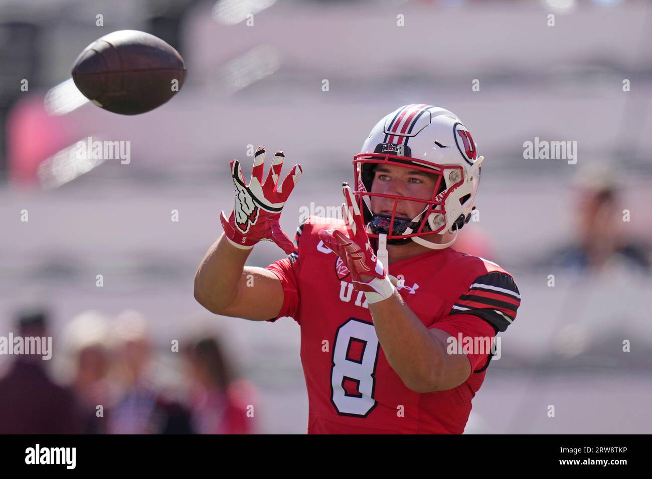 Utah safety Cole Bishop (8) warms up during an NCAA college football ...