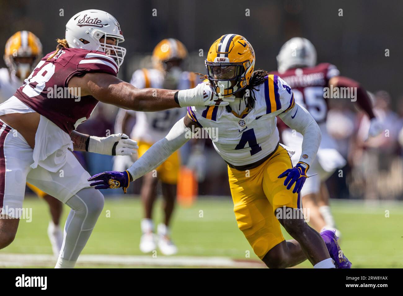LSU linebacker Harold Perkins Jr. (4) works against Mississippi State ...