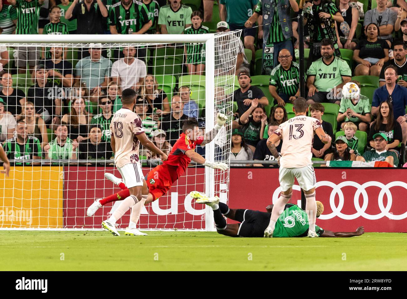 AUSTIN, TX - SEPTEMBER 17: Portland Timbers goalkeeper David Bingham (1 ...