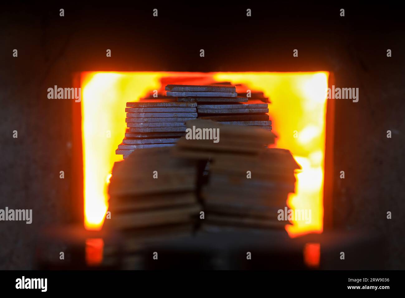 The steel sheet in high temperature forging is in a hardware ...