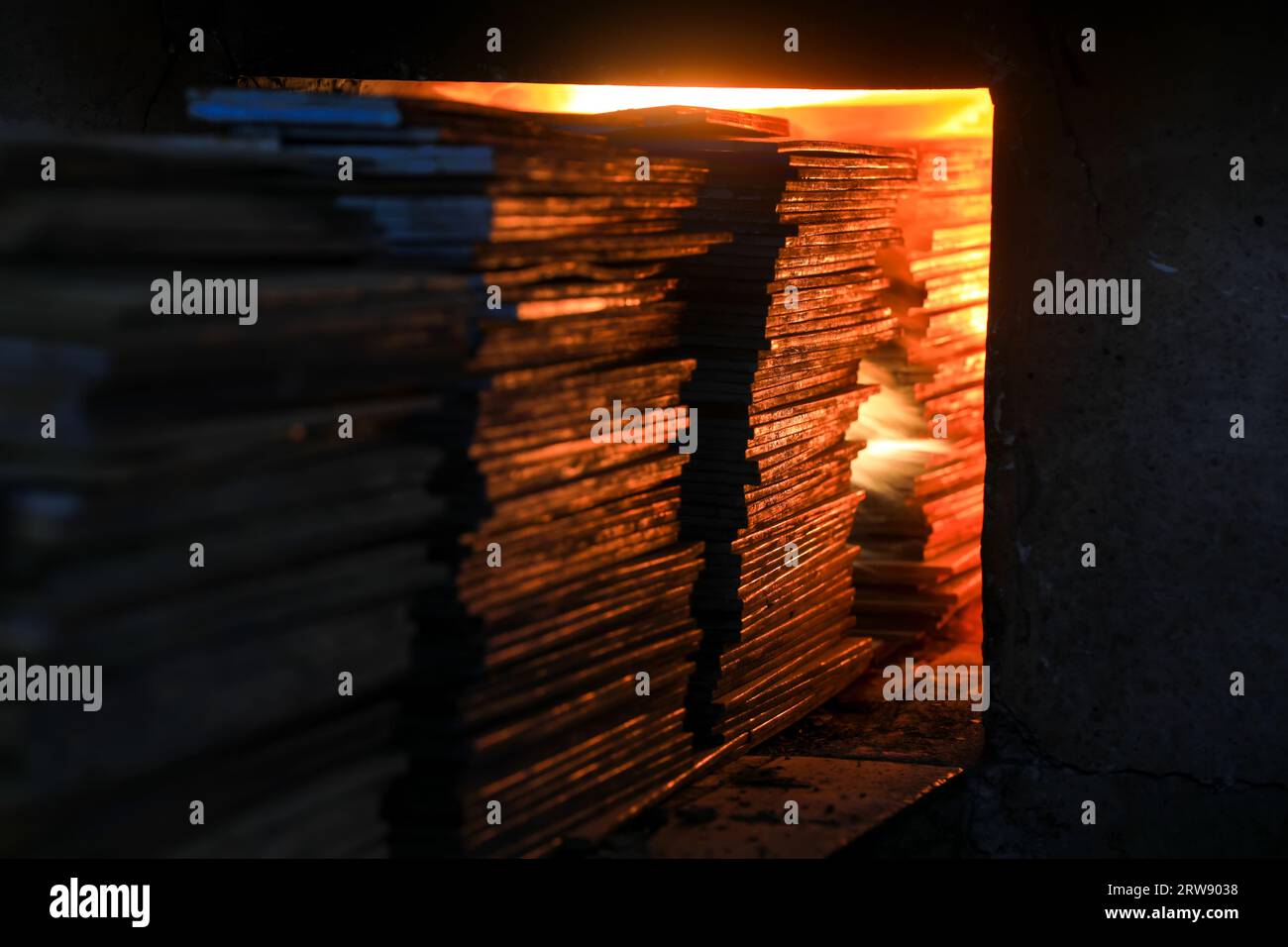 The steel sheet in high temperature forging is in a hardware ...