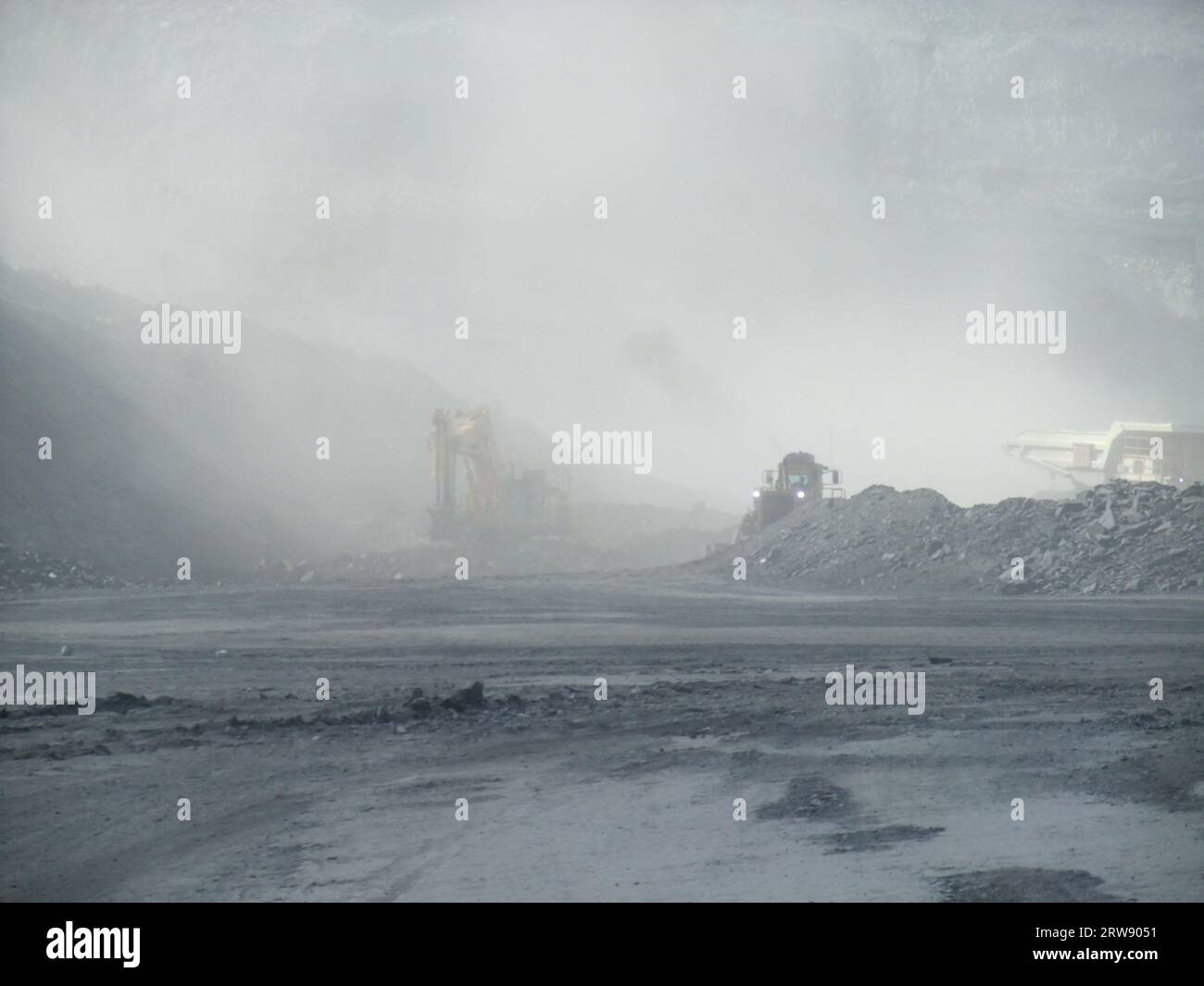 Open pit coal mining operations in Australia Stock Photo - Alamy