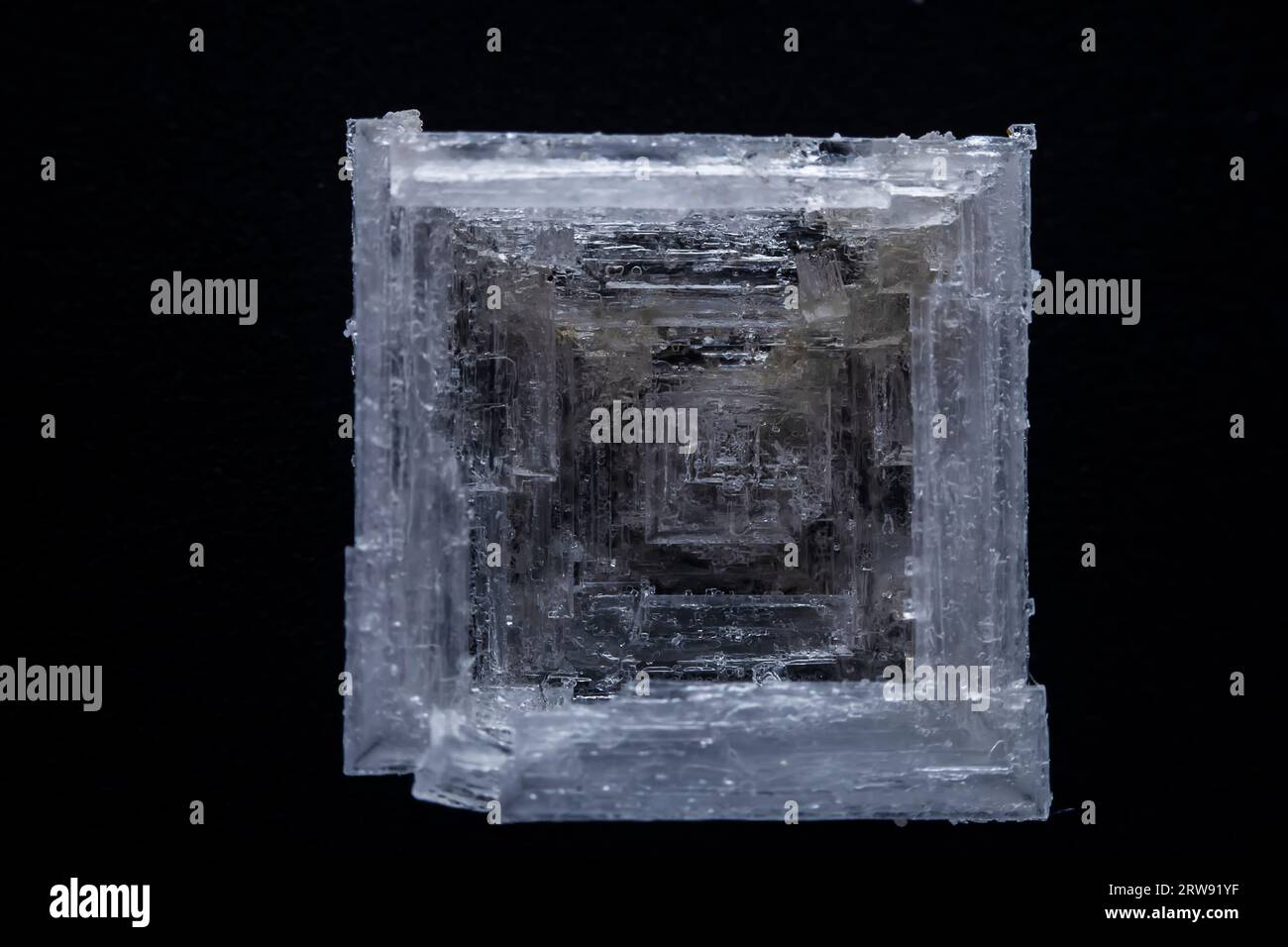 Tower shaped table salt with exquisite shape is a new type of edible ...