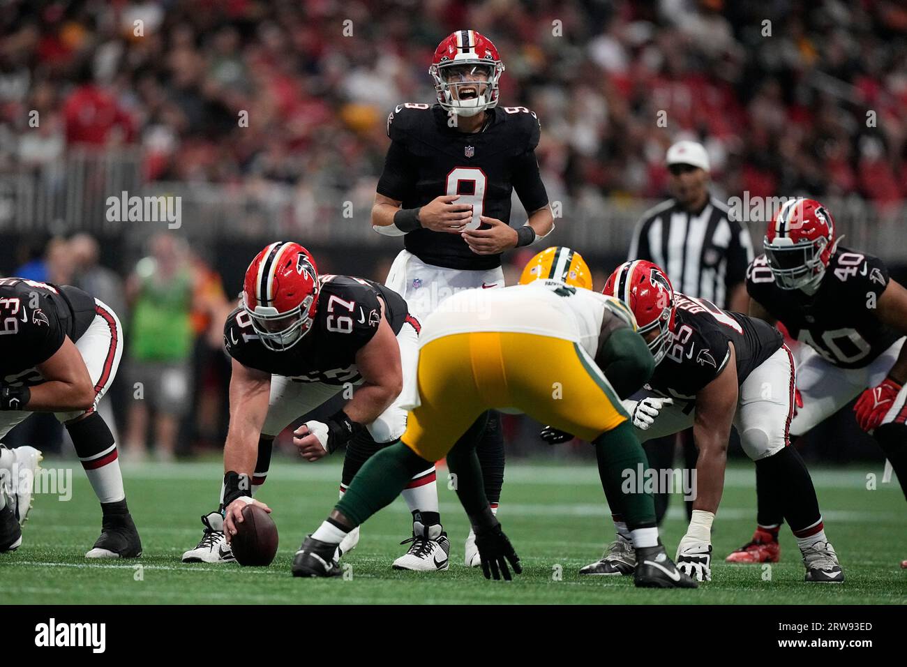 Atlanta Falcons quarterback Desmond Ridder (9) during an NFL football ...