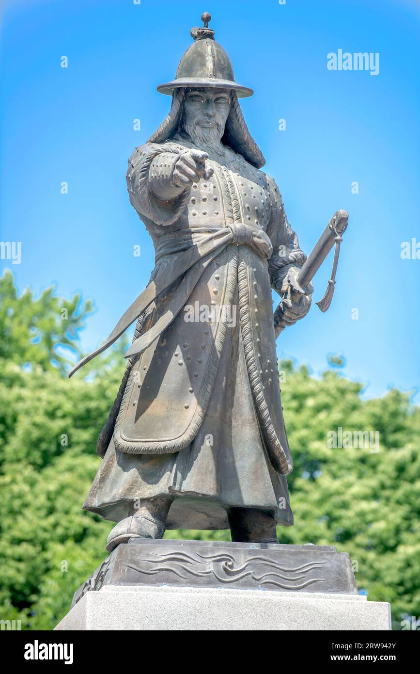 Statue of General Sijin Kim, Jinju, Korea Stock Photo - Alamy