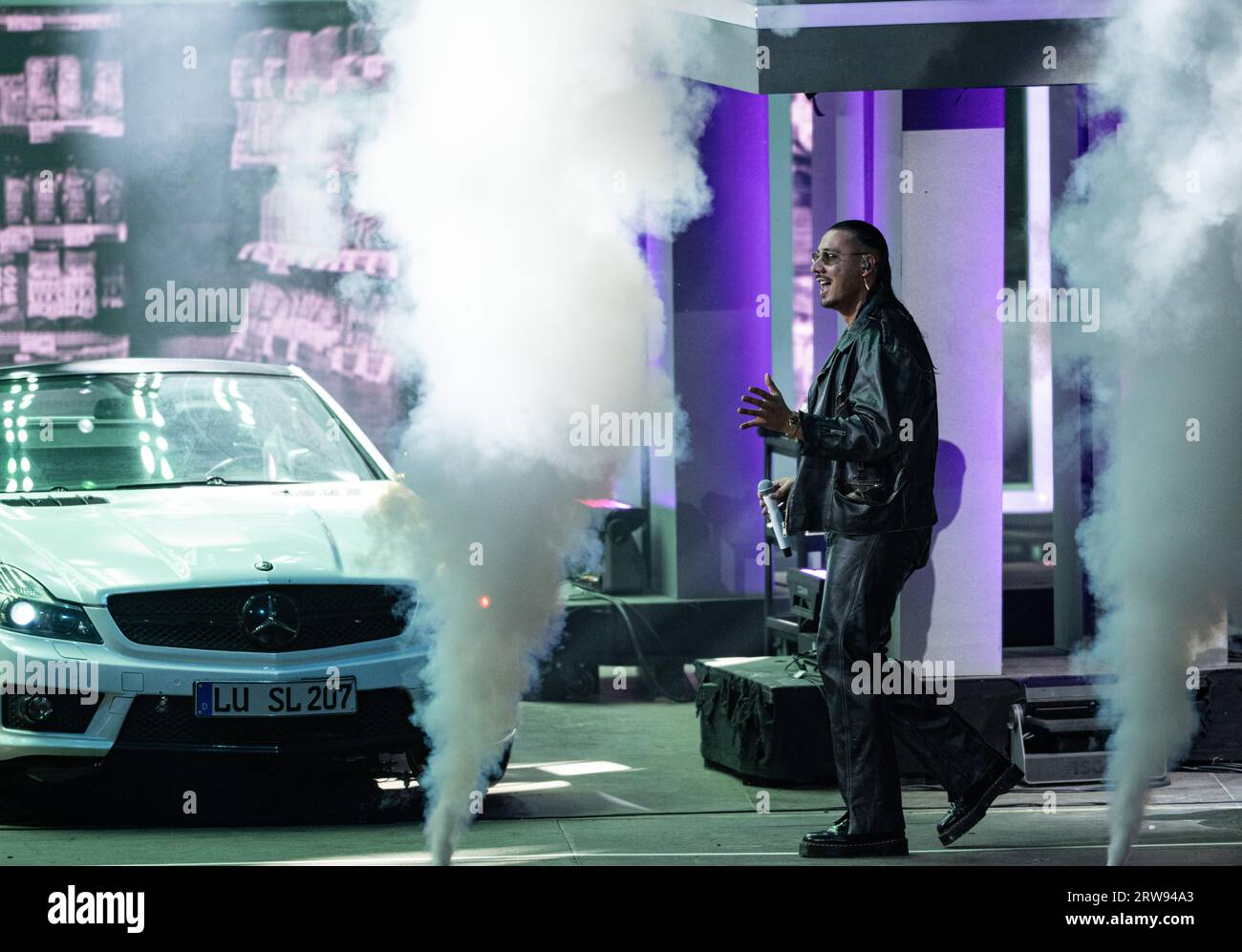 Mercedes sl 207 hi-res stock photography and images - Alamy