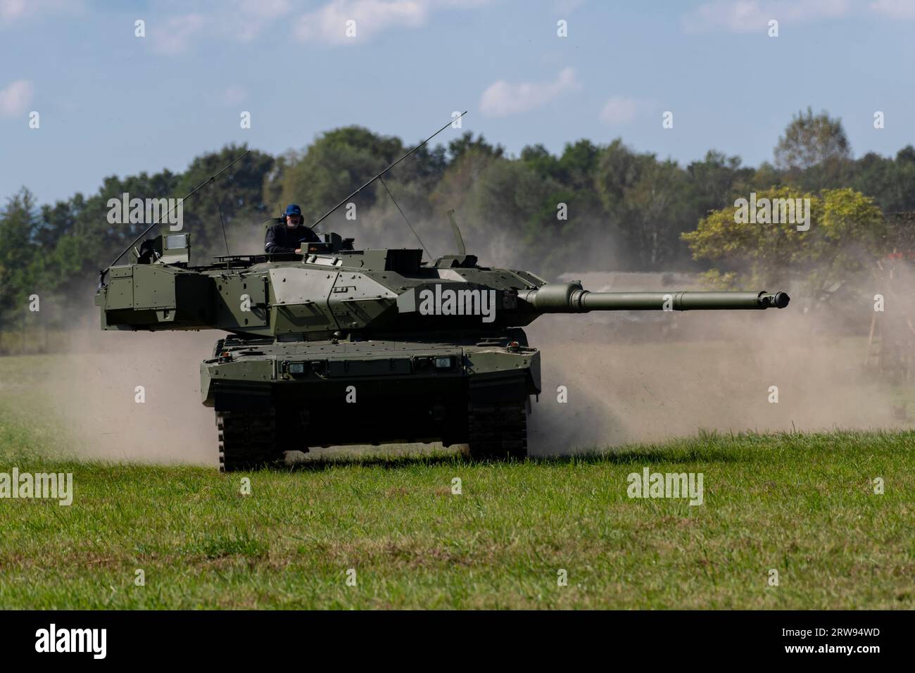 Leopard 2a7v main battle tank hi-res stock photography and images - Alamy