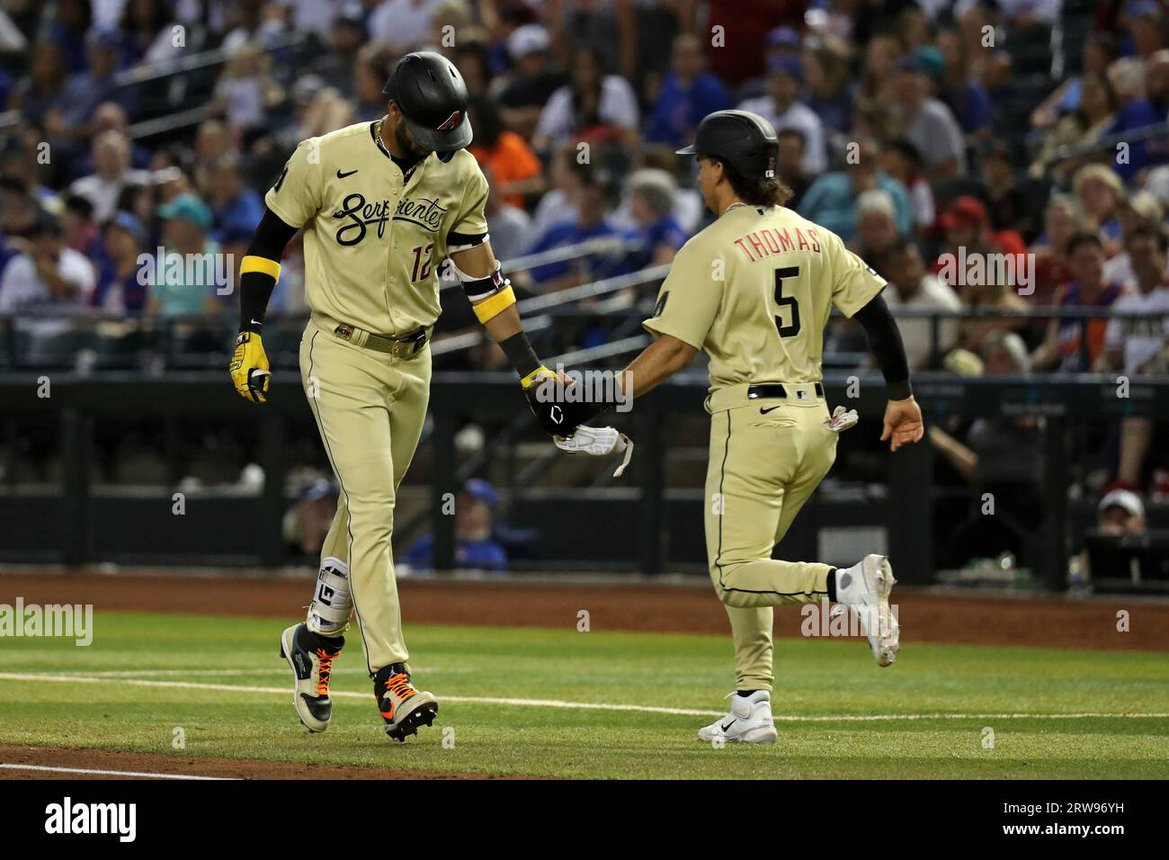 PHOENIX, AZ - SEPTEMBER 17: Arizona Diamondbacks center fielder Alek ...