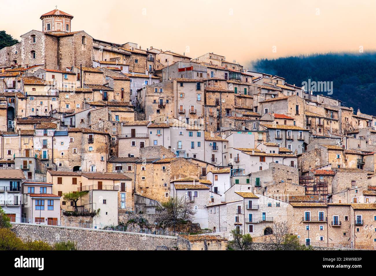 Castel del Monte village in Abruzzo Gran Sasso National Park - Italy ...
