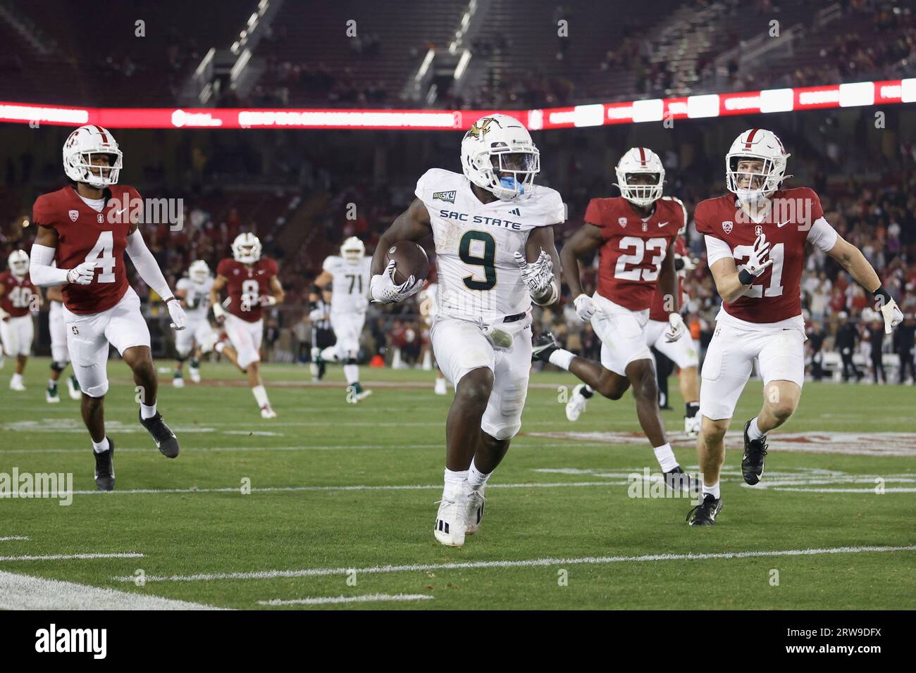 Sacramento State Hornets running back Marcus Fulcher (9) runs to the ...