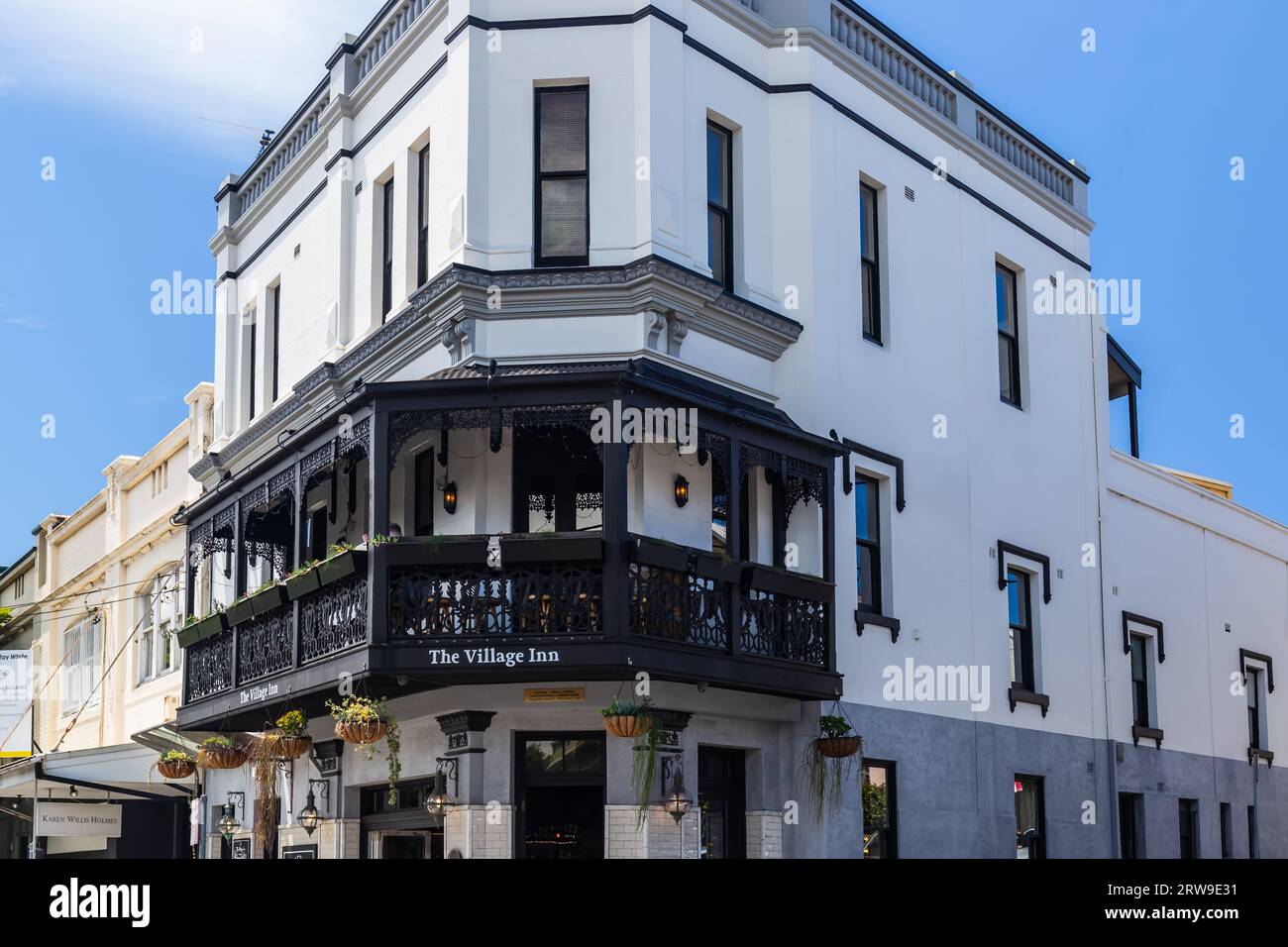 Paddington bar scene hi-res stock photography and images - Alamy