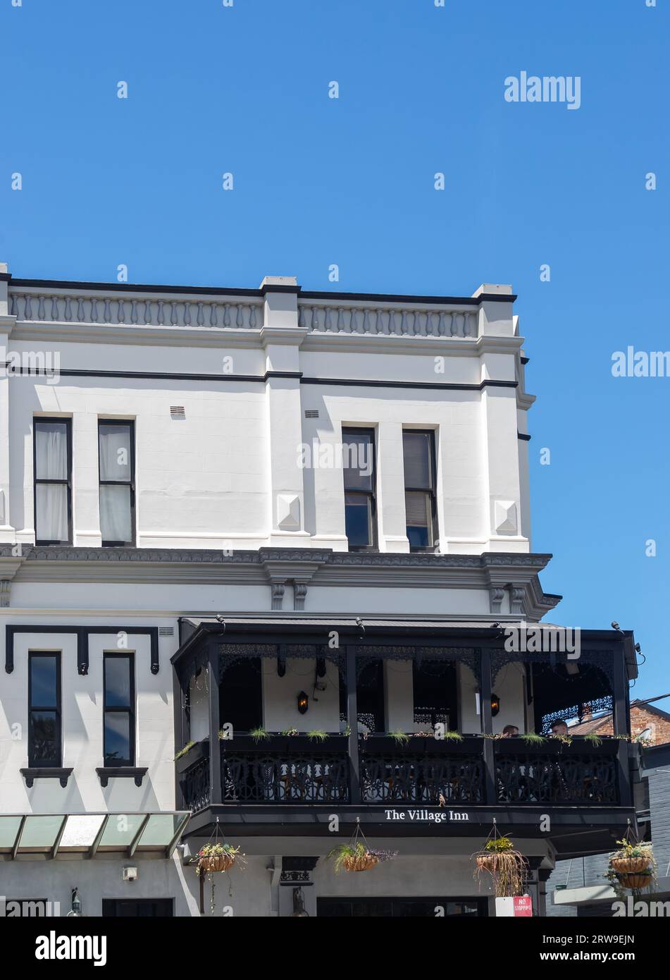 Paddington historic pub with balcony hi-res stock photography and ...