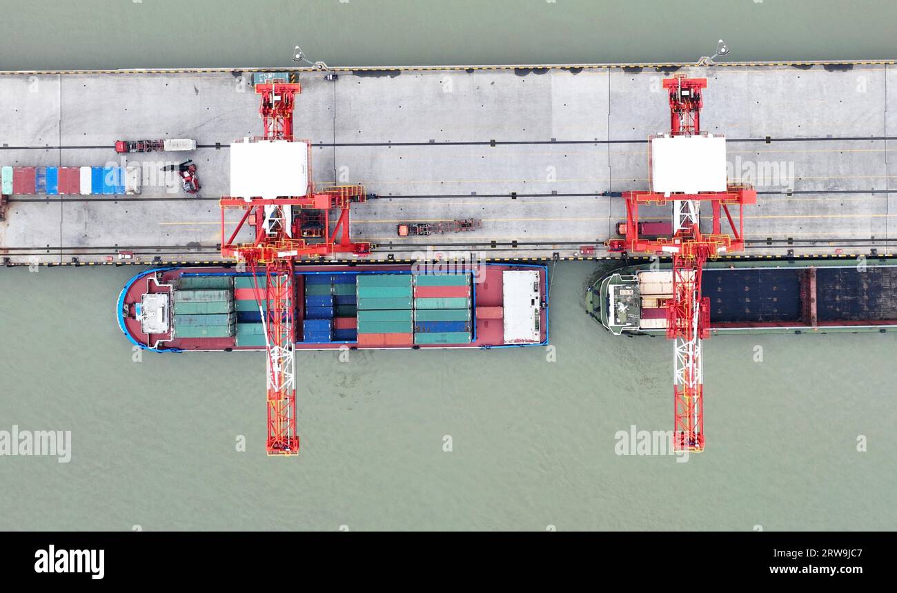 Aerial photo shows the container terminal of Yangzhou Port in Yangzhou ...