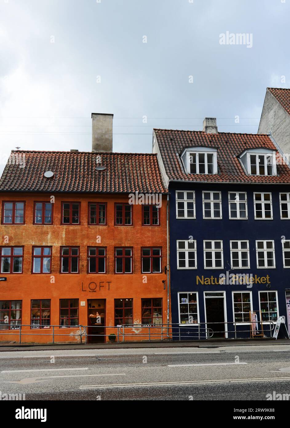 Old buildings copenhagen hi-res stock photography and images - Alamy