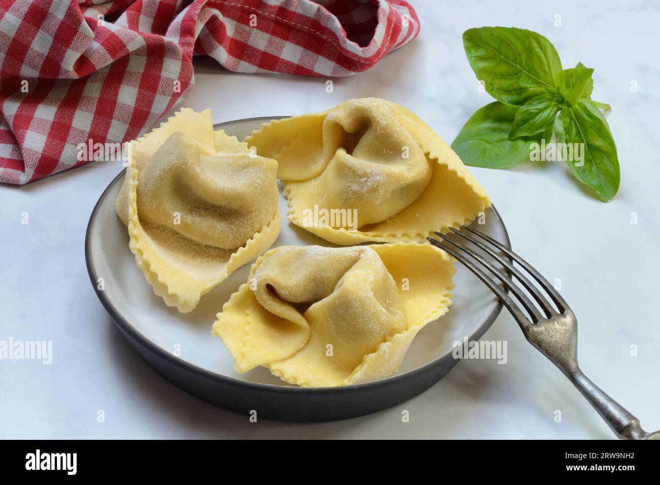 Tortelloni hi-res stock photography and images - Alamy