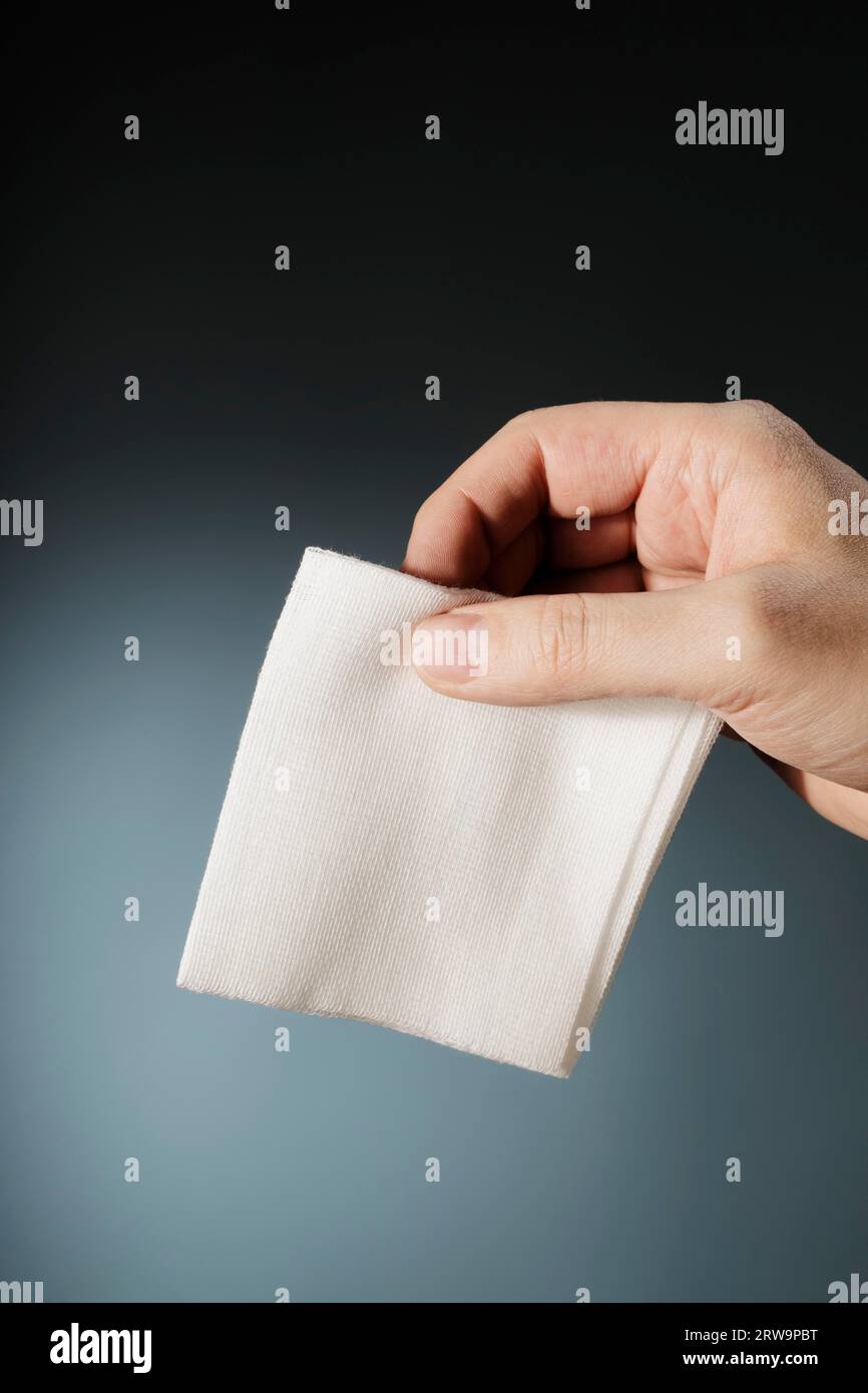 Sterile gauze bandage hi-res stock photography and images - Alamy