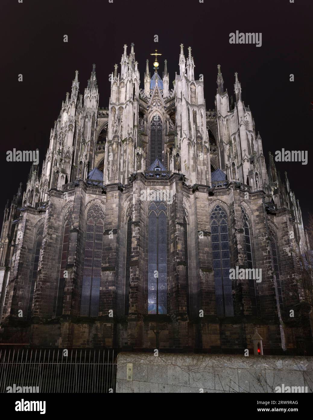 Gothic choir of Cologne Cathedral at Night, Cologne Gothic choir of ...