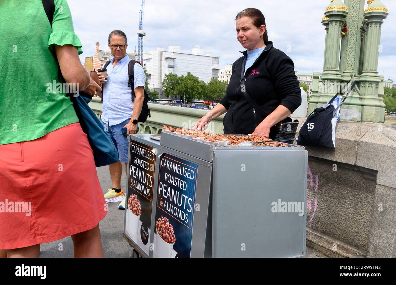 London, UK. Selling caramelised peanuts and almonds on Westminster ...