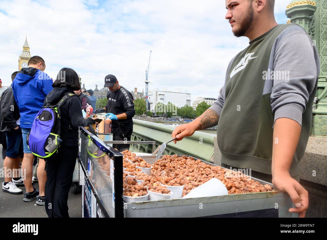 London, UK. Selling caramelised peanuts and almonds on Westminster ...