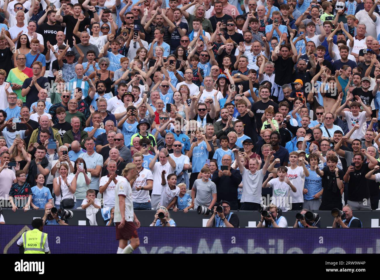Erling haaland man city premier league hi-res stock photography and ...
