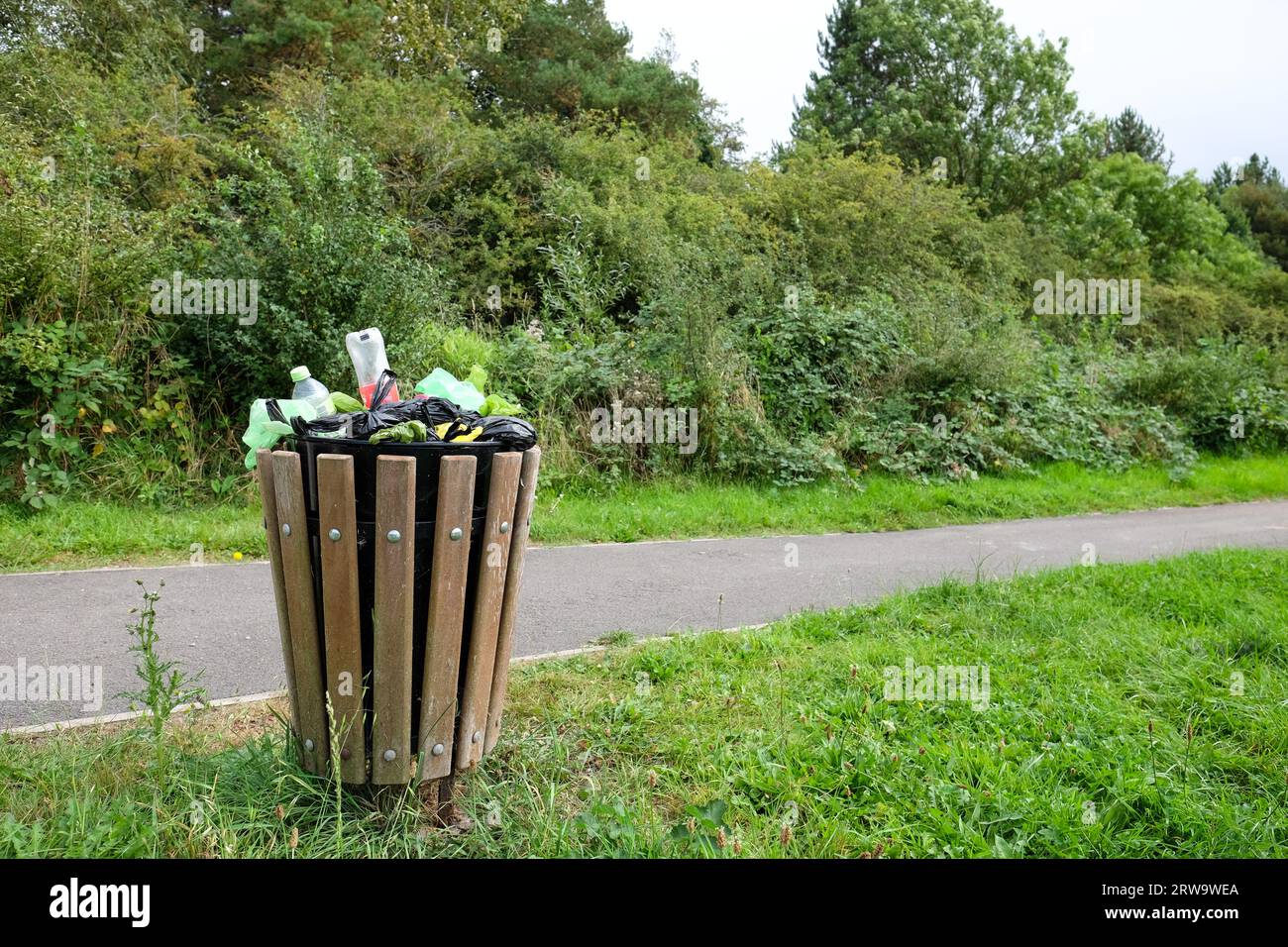 Full bin hi-res stock photography and images - Alamy